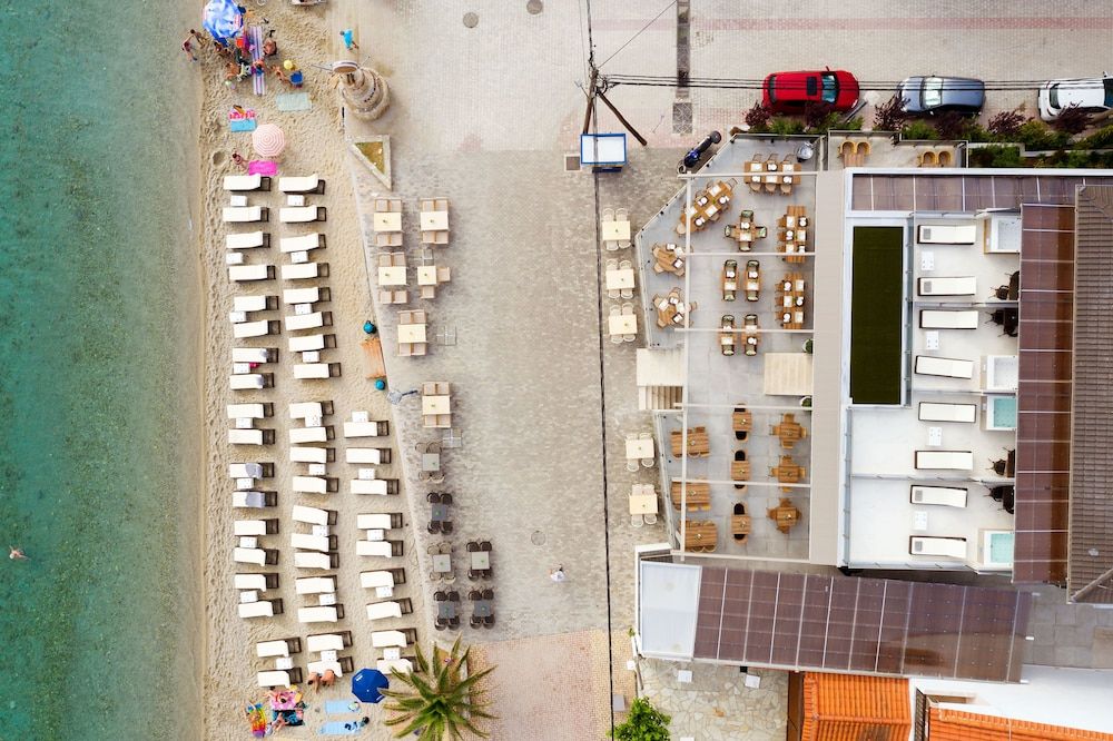 Sea Level Hotel i Polychrono | Book online nu!